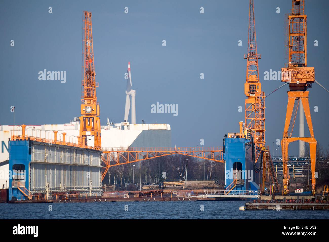 Bremerhaven shipyard industry hi-res stock photography and images - Alamy