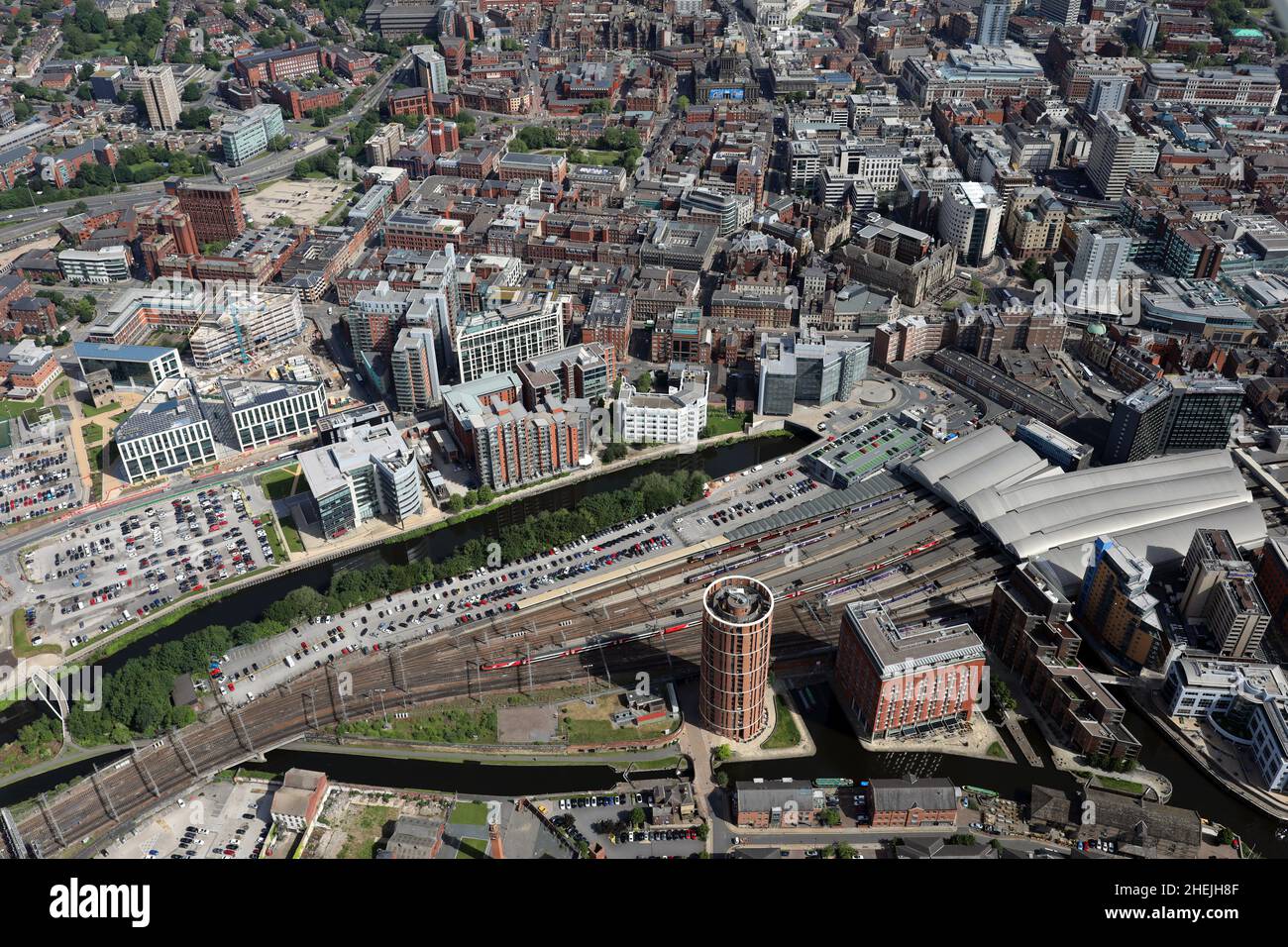 Leeds city centre leeds station hi-res stock photography and images - Alamy