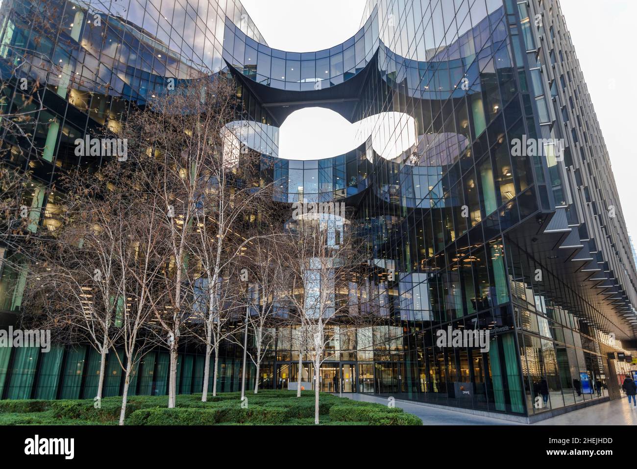 New headquarters for Ernst & Young at 1 More London Place, a ten-storey ...
