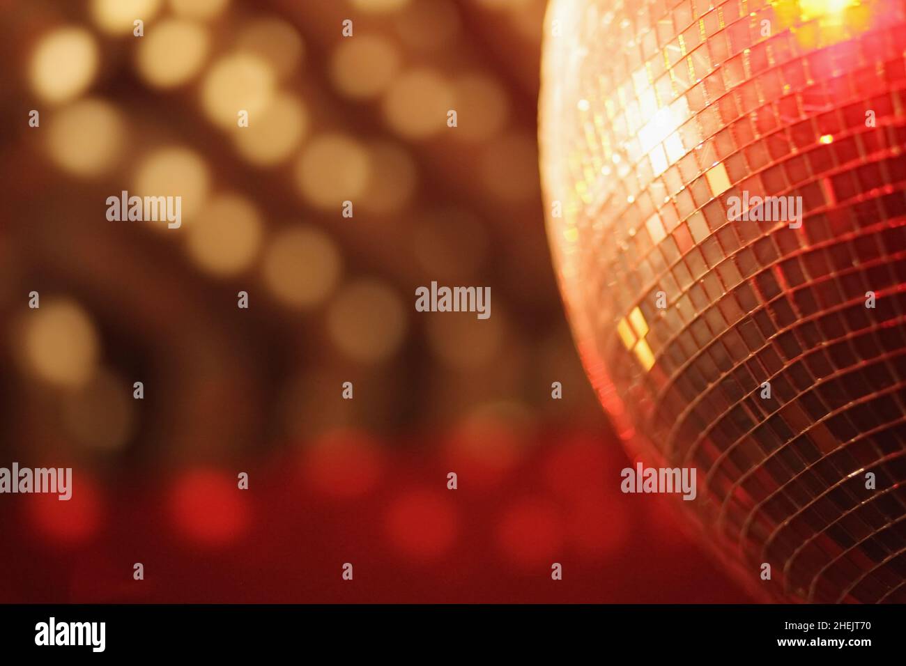 Mirror ball lights hi-res stock photography and images - Alamy