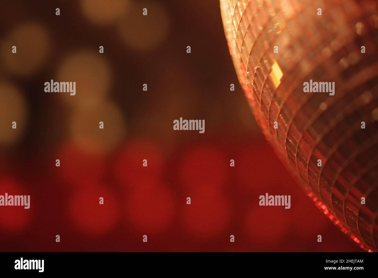 Mirror ball lights hi-res stock photography and images - Alamy