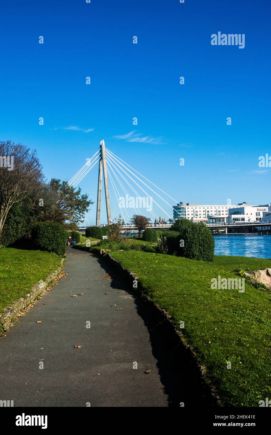 Marine Way Bridge opened in May 2004 and spans the Marine Lake in ...