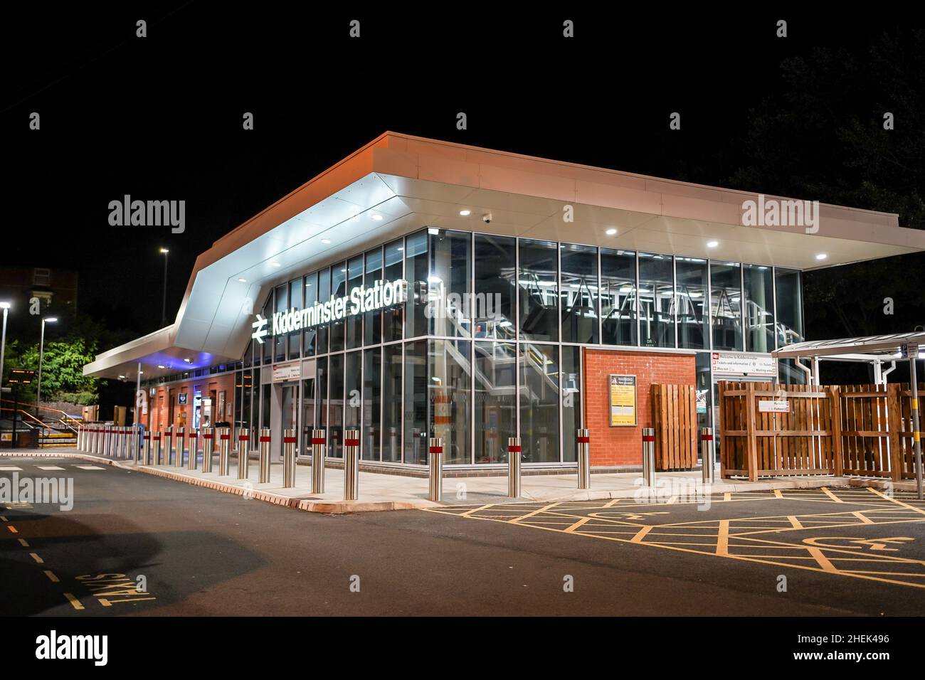 Kidderminster train station at night Stock Photo - Alamy Kidderminster train station at night Stock Photo - Alamy