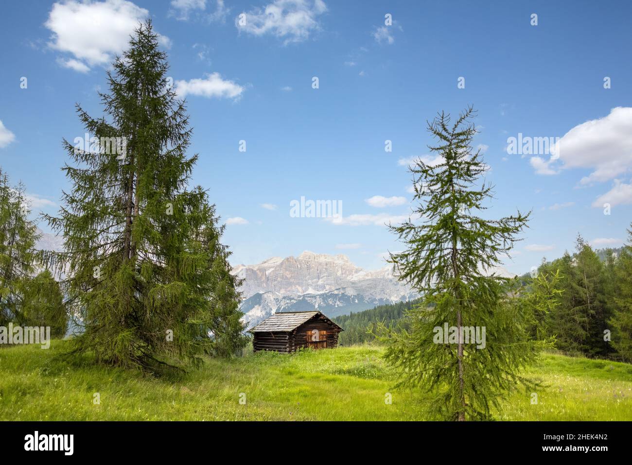Small wooden hut in a mountain landscape in the Dolomite Alps Stock ...