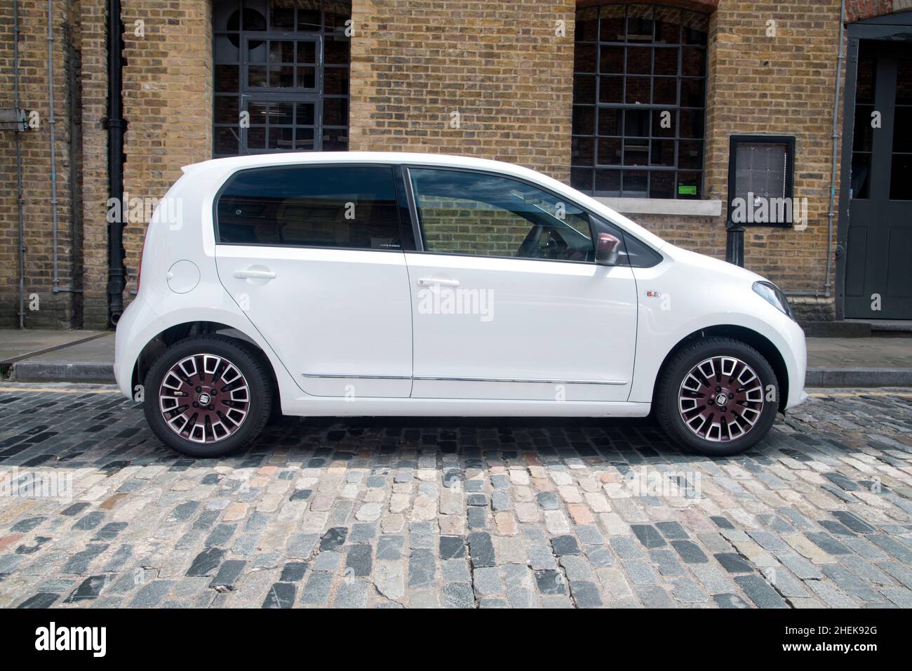 2016 SEAT Mii Mango compact car, limited edition Stock Photo - Alamy