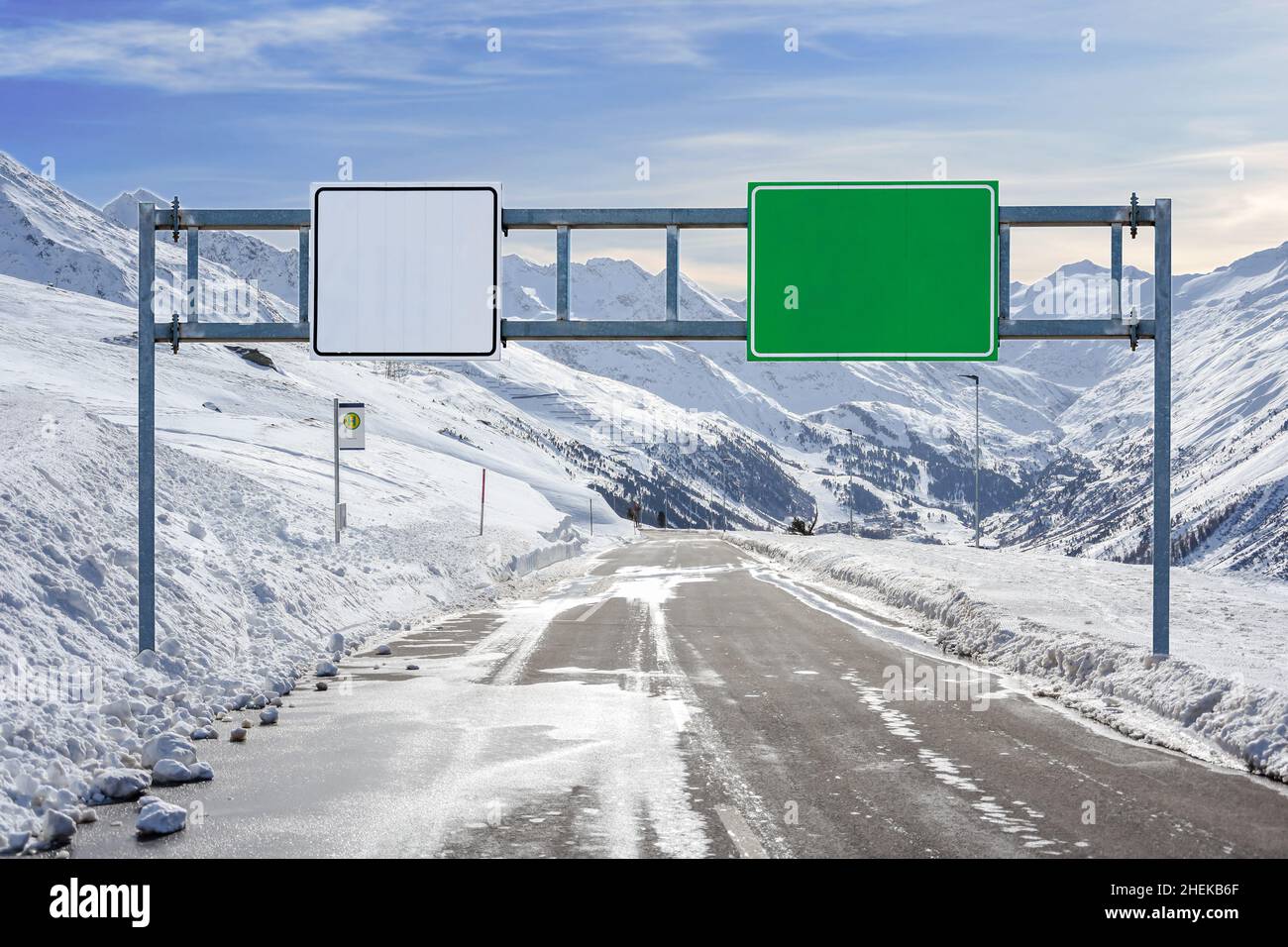 Big road sign hi-res stock photography and images - Alamy