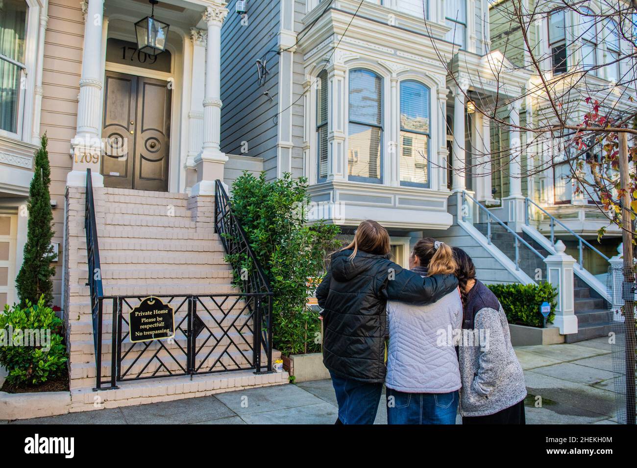 People stand in front of the "Full House" House at 1709 Broderick ...