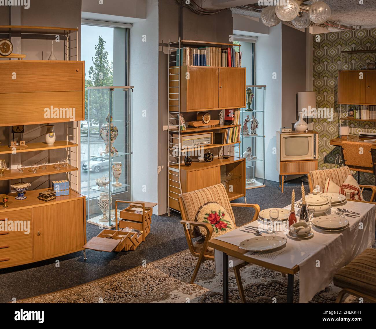 Vintage mobel hi-res stock photography and images - Alamy