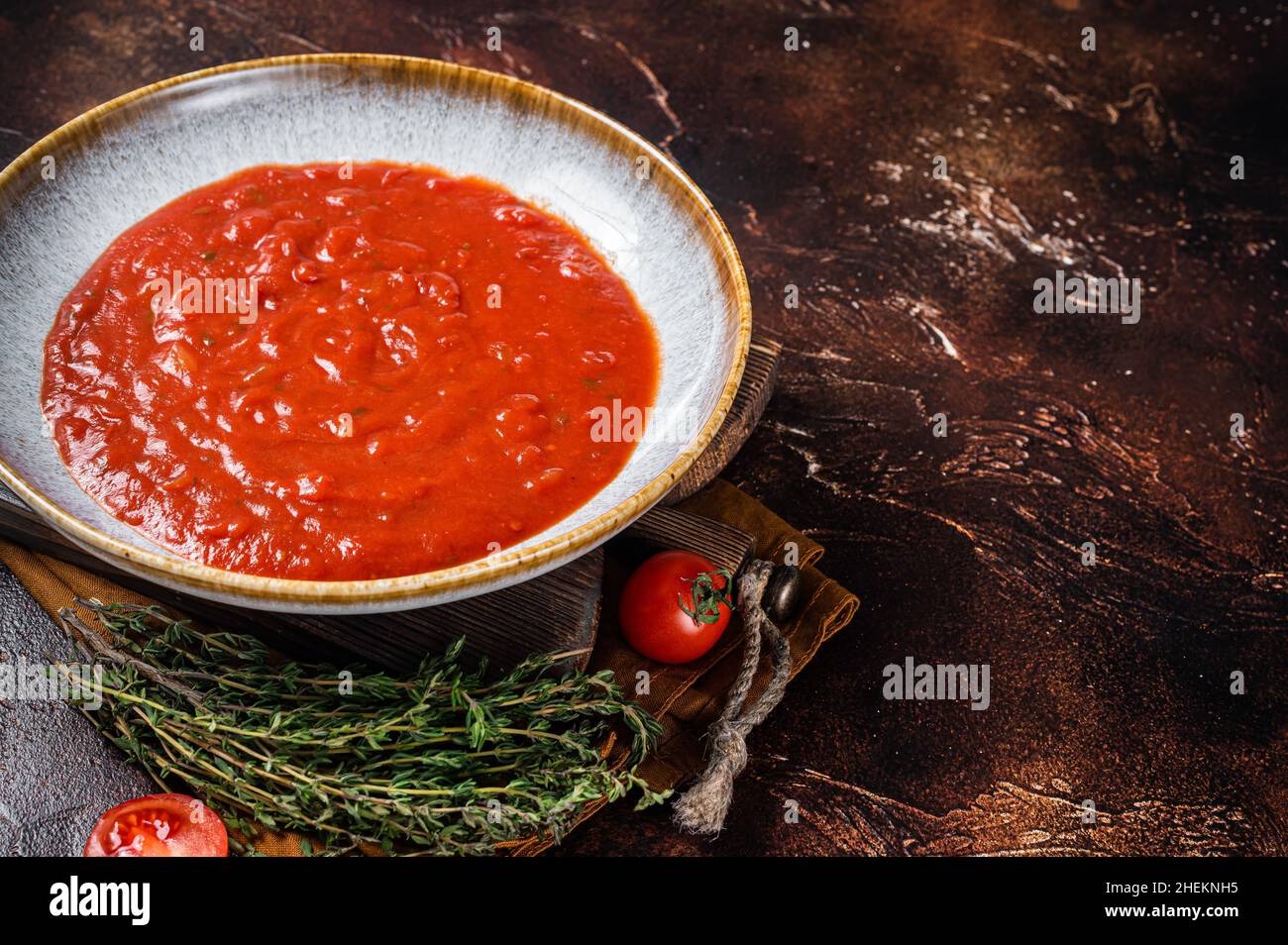 Tomato passata hi-res stock photography and images - Alamy