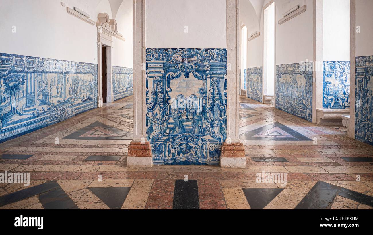 Portuguese tiles and architecture Stock Photo - Alamy