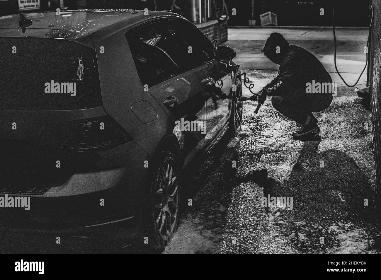 Car wash night Stock Photo - Alamy