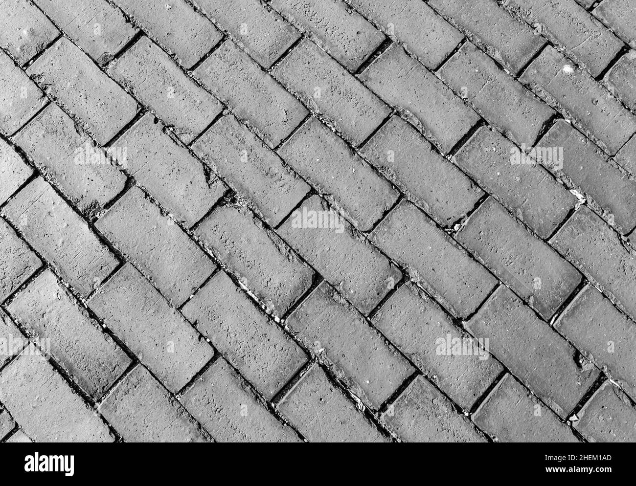 pattern of diagonal paved pathway with red brick stones Stock Photo - Alamy