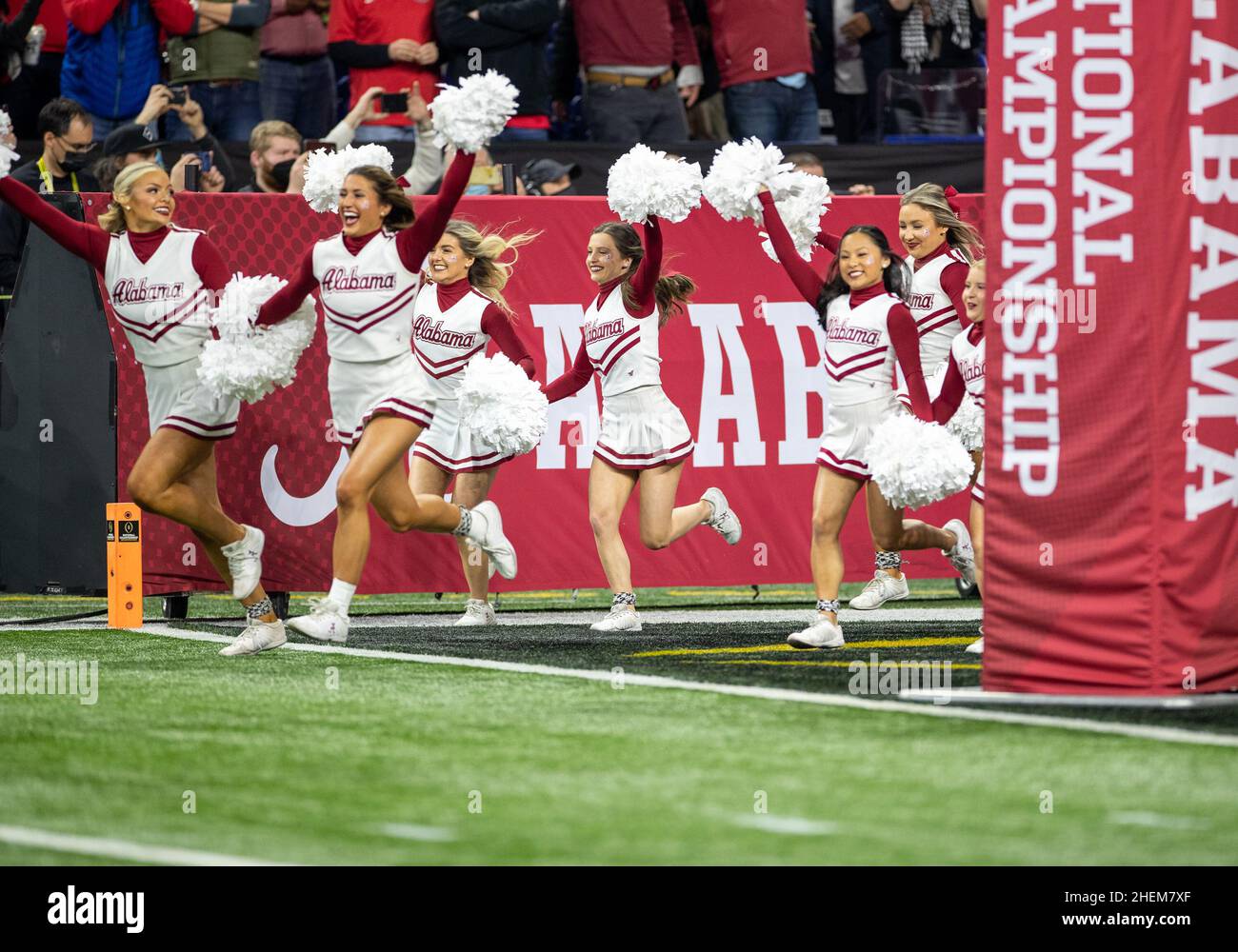 Alabama cheerleaders hi-res stock photography and images - Alamy
