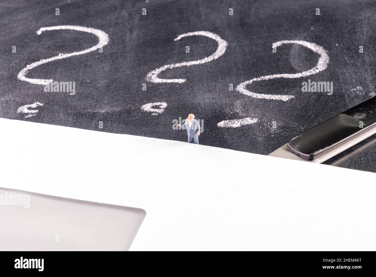 Question mark envelope hi-res stock photography and images - Alamy