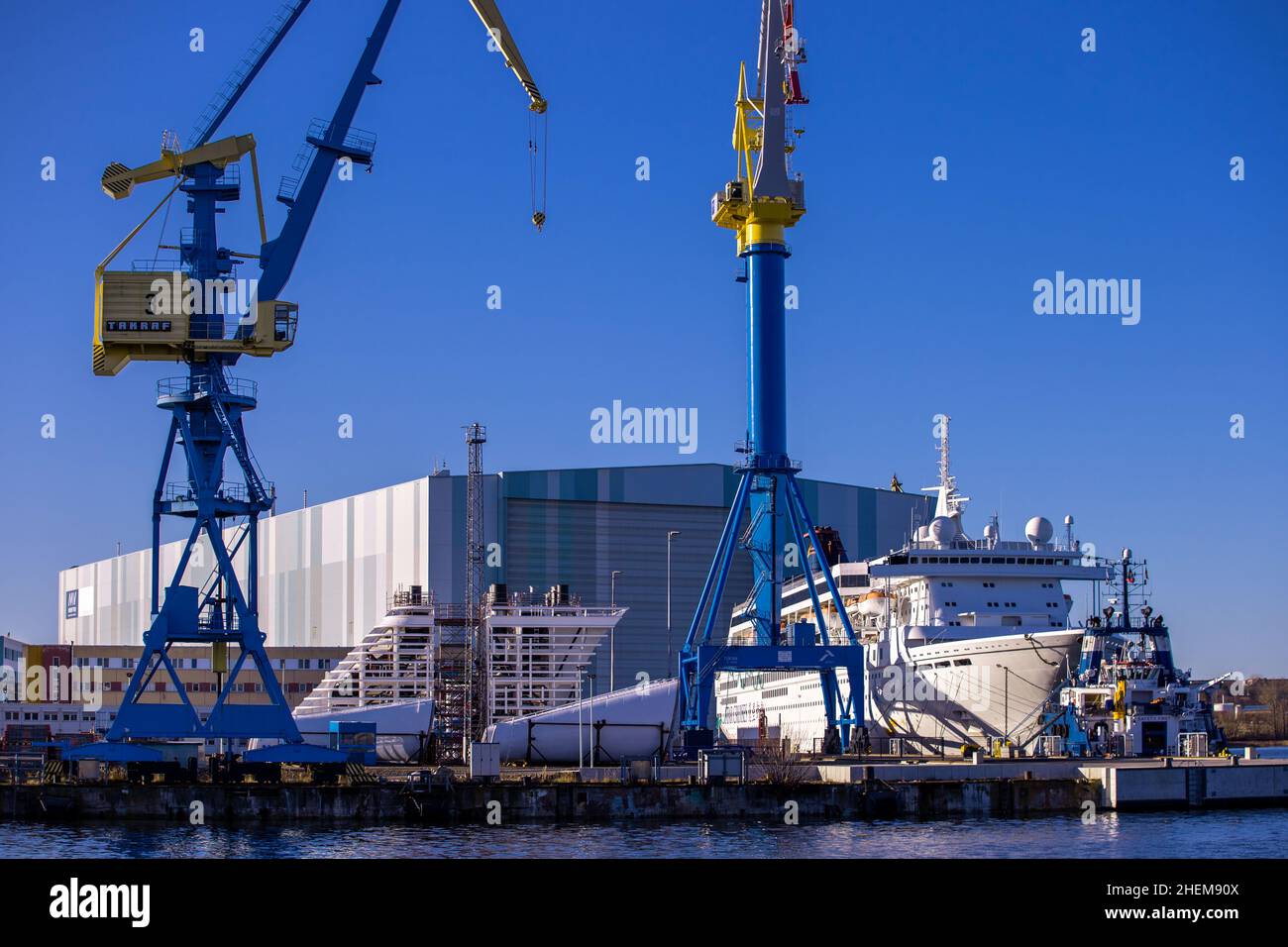 Wismar, Germany. 06th Jan, 2022. The former cruise ship "Superstar ...