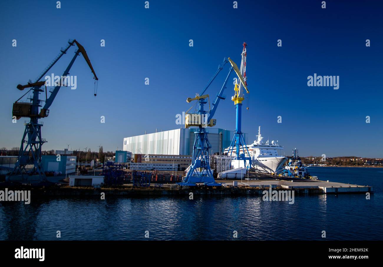 Wismar, Germany. 06th Jan, 2022. The former cruise ship "Superstar ...