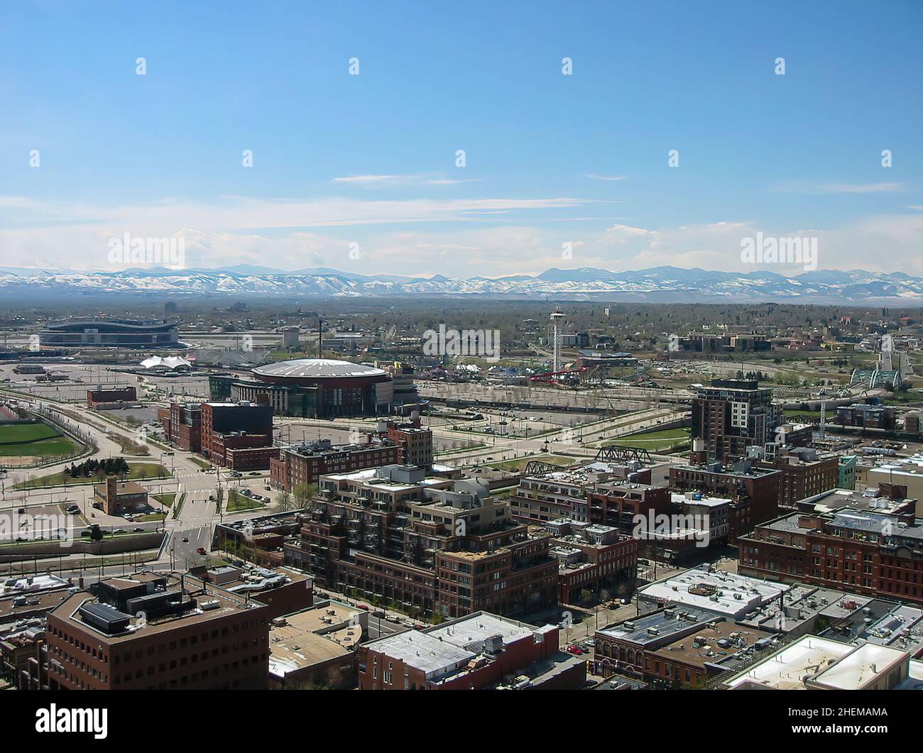 Looking across the urban skyline of Denver, Colorado, USA Stock Photo ...