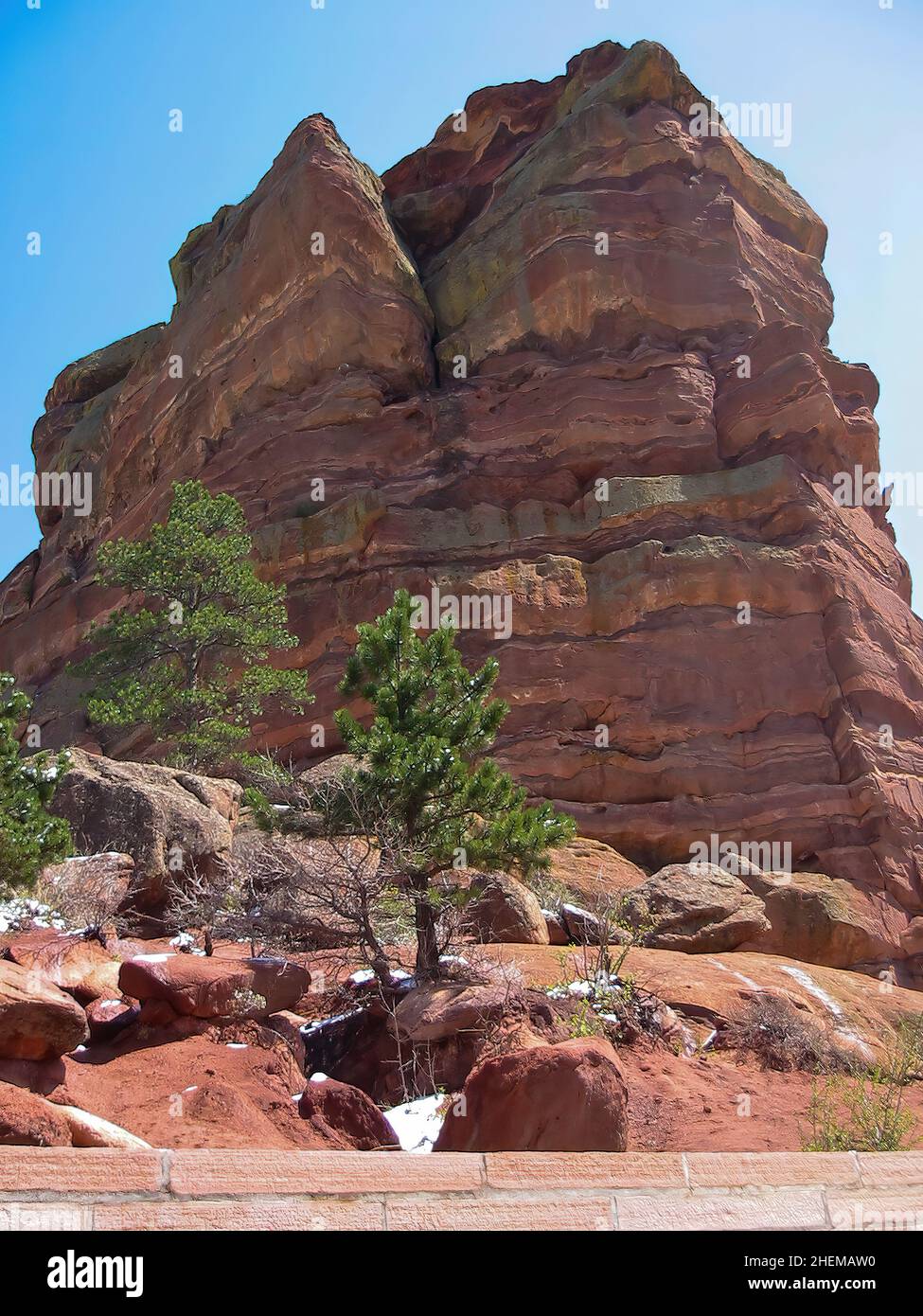 The magnificent open-air Red Rocks Amphitheatre near Morrison, Colorado ...