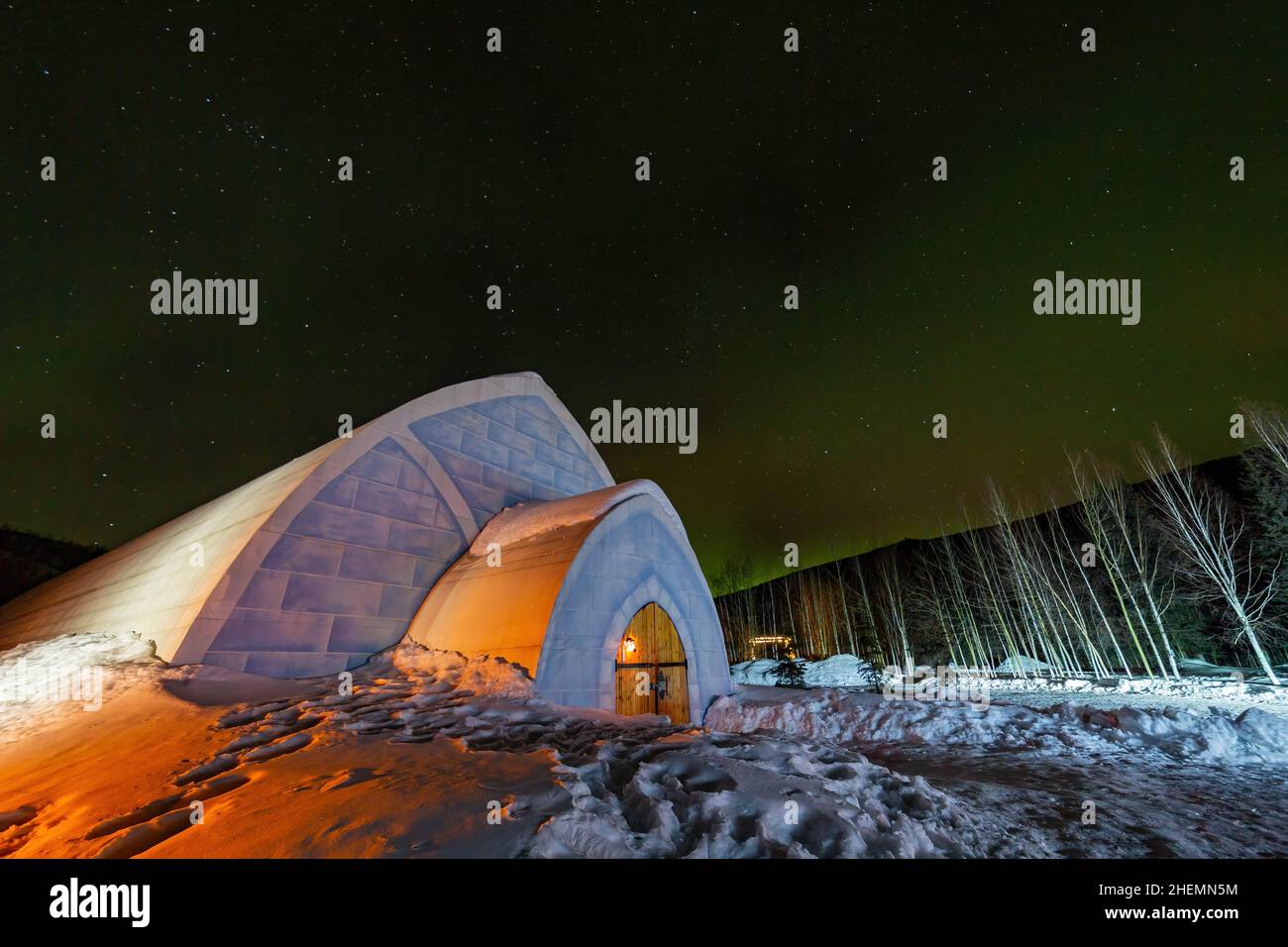 Night starry view of a ice dome in Chena Hot Springs Resort at ...