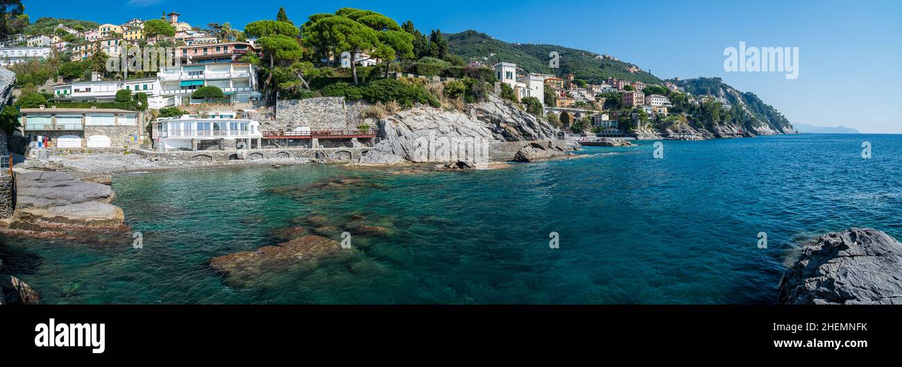 The promede on the cliffs of the village of Zoagli on the Italian ...