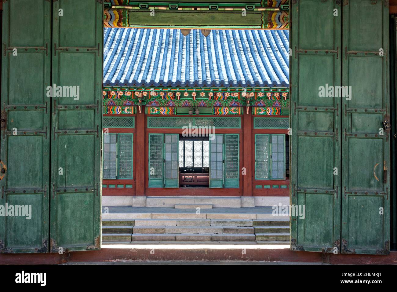 Daejojeon hall inside the Changdeokgung Palace during winter in Seoul ...