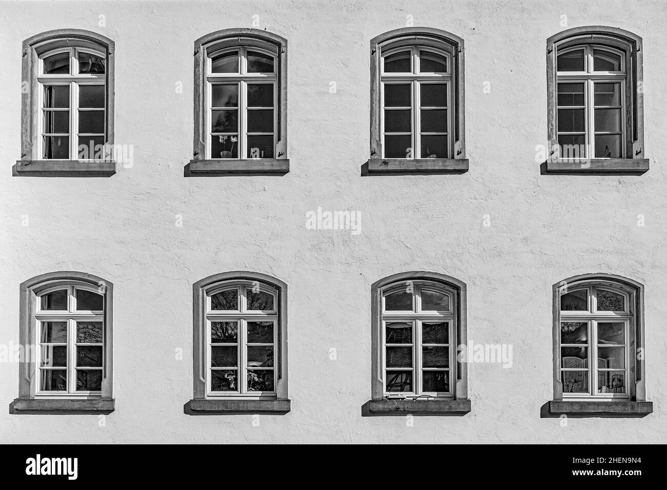 Row of windows window Black and White Stock Photos & Images - Alamy