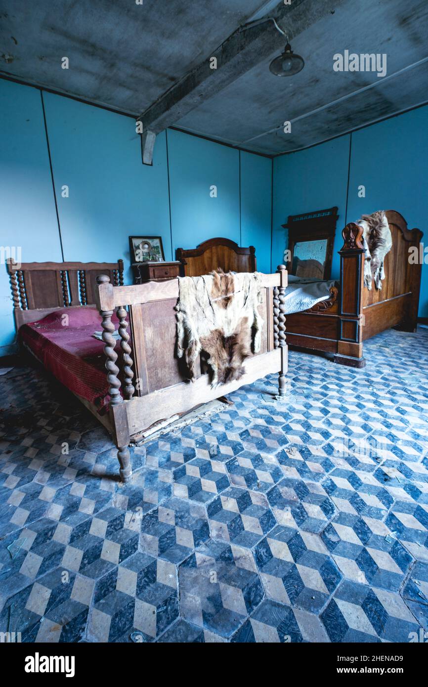 Scary urbex hi-res stock photography and images - Alamy