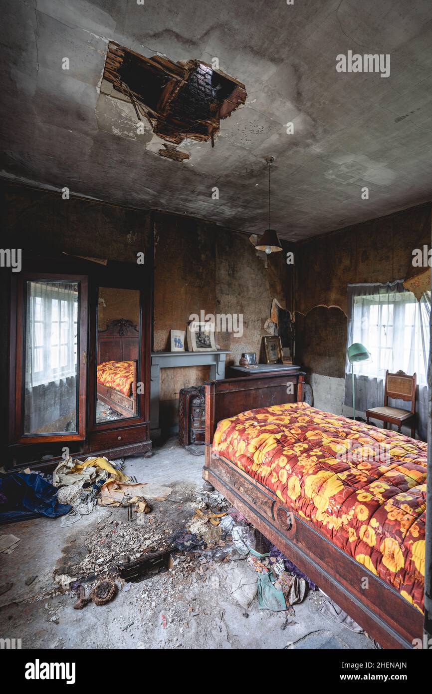 Urbex, Old abandoned house in Belgium Stock Photo - Alamy