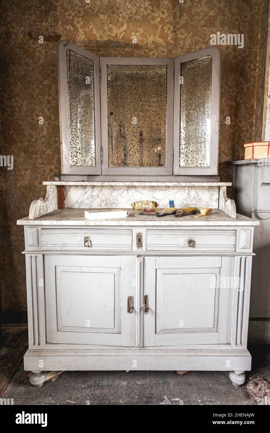 Urbex, Old abandoned house in Belgium Stock Photo - Alamy