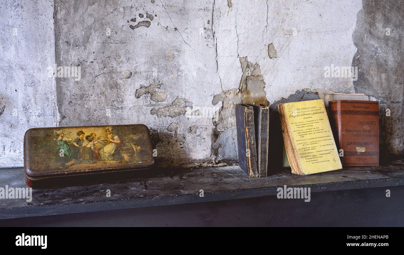 Urbex, An old abandoned house in Belgium Stock Photo - Alamy