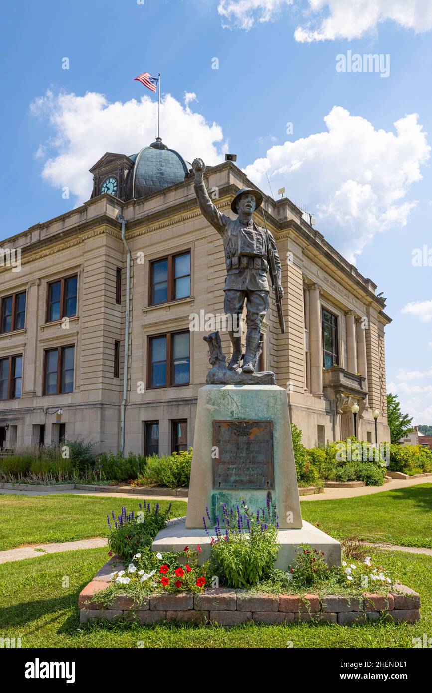 Spencer, Indiana, USA - August 20, 2021: The Owen County Courthouse and ...