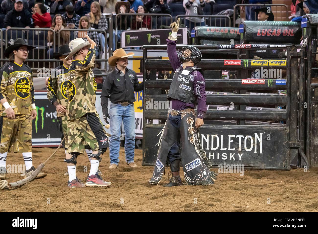NEW YORK, NY - JANUARY 08: Alex Cardozo rides War Dress during the ...