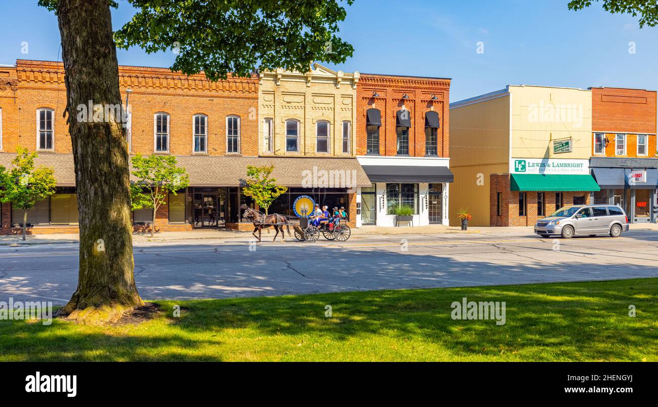Amish family hi-res stock photography and images - Alamy
