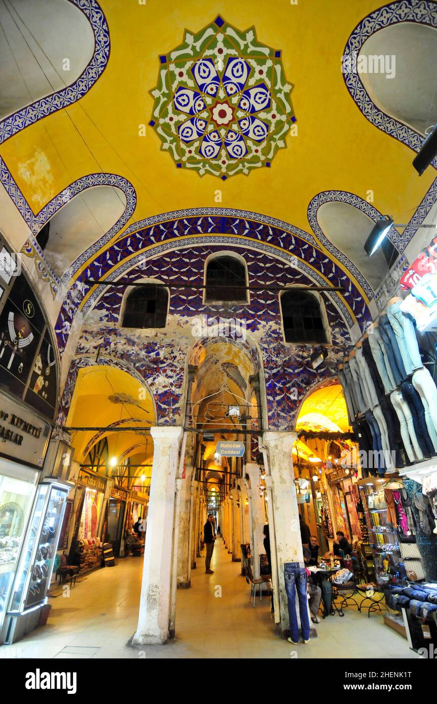 Gold market grand bazaar istanbul hi-res stock photography and images ...