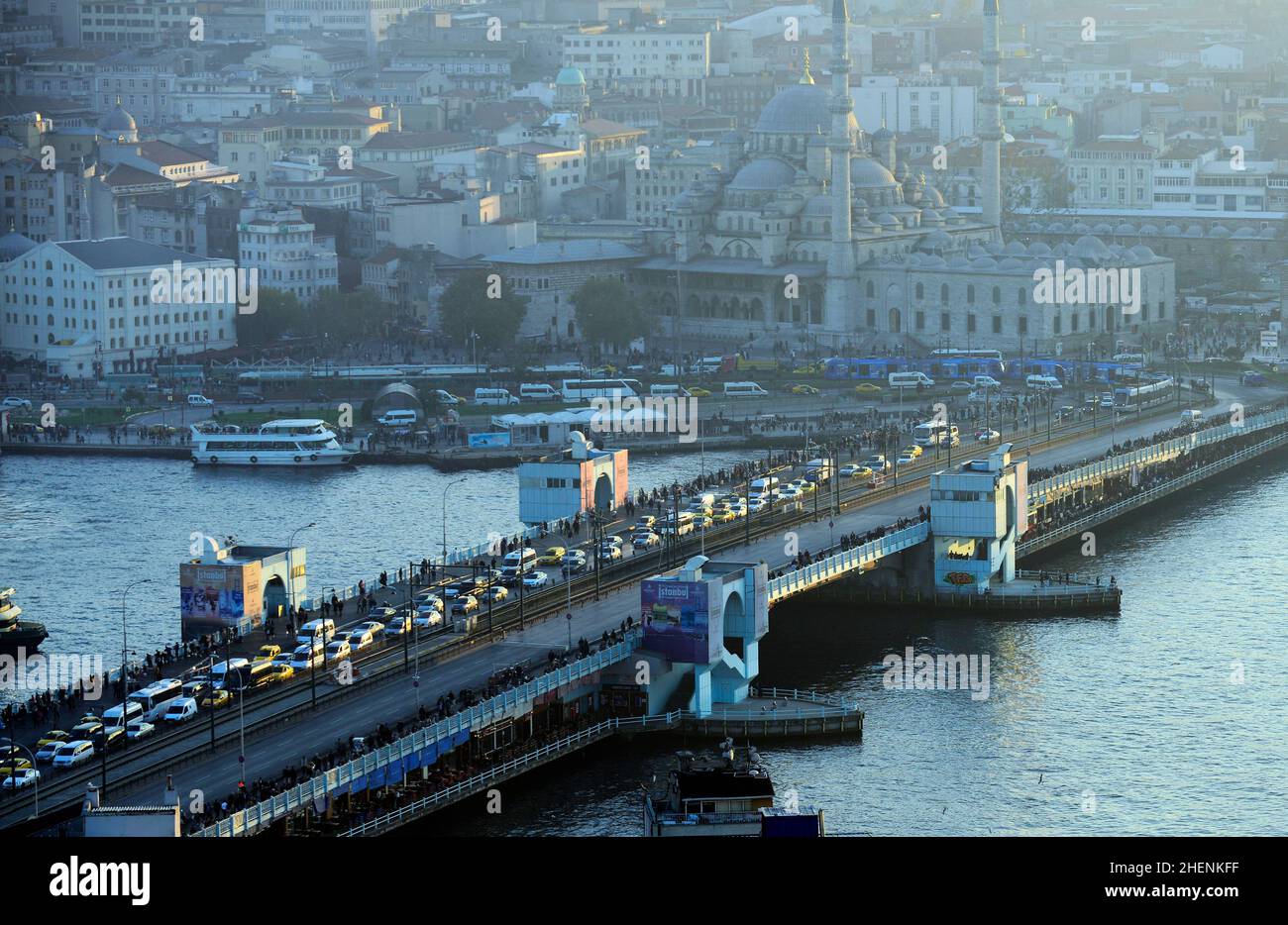 Golden horn galata bridge hi-res stock photography and images - Alamy
