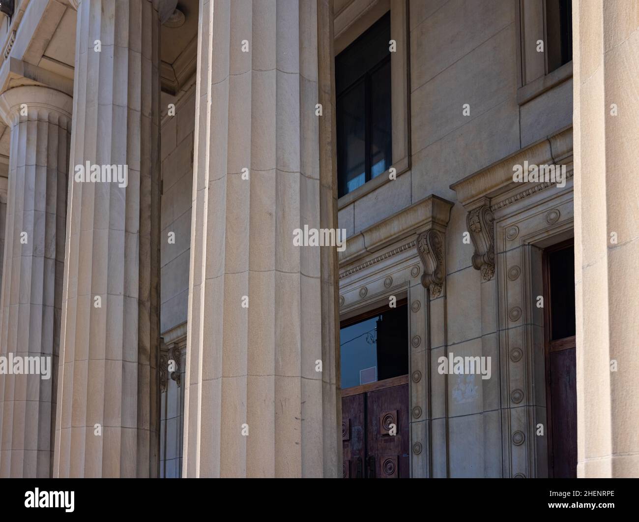 Veterans memorial coliseum hi-res stock photography and images - Alamy