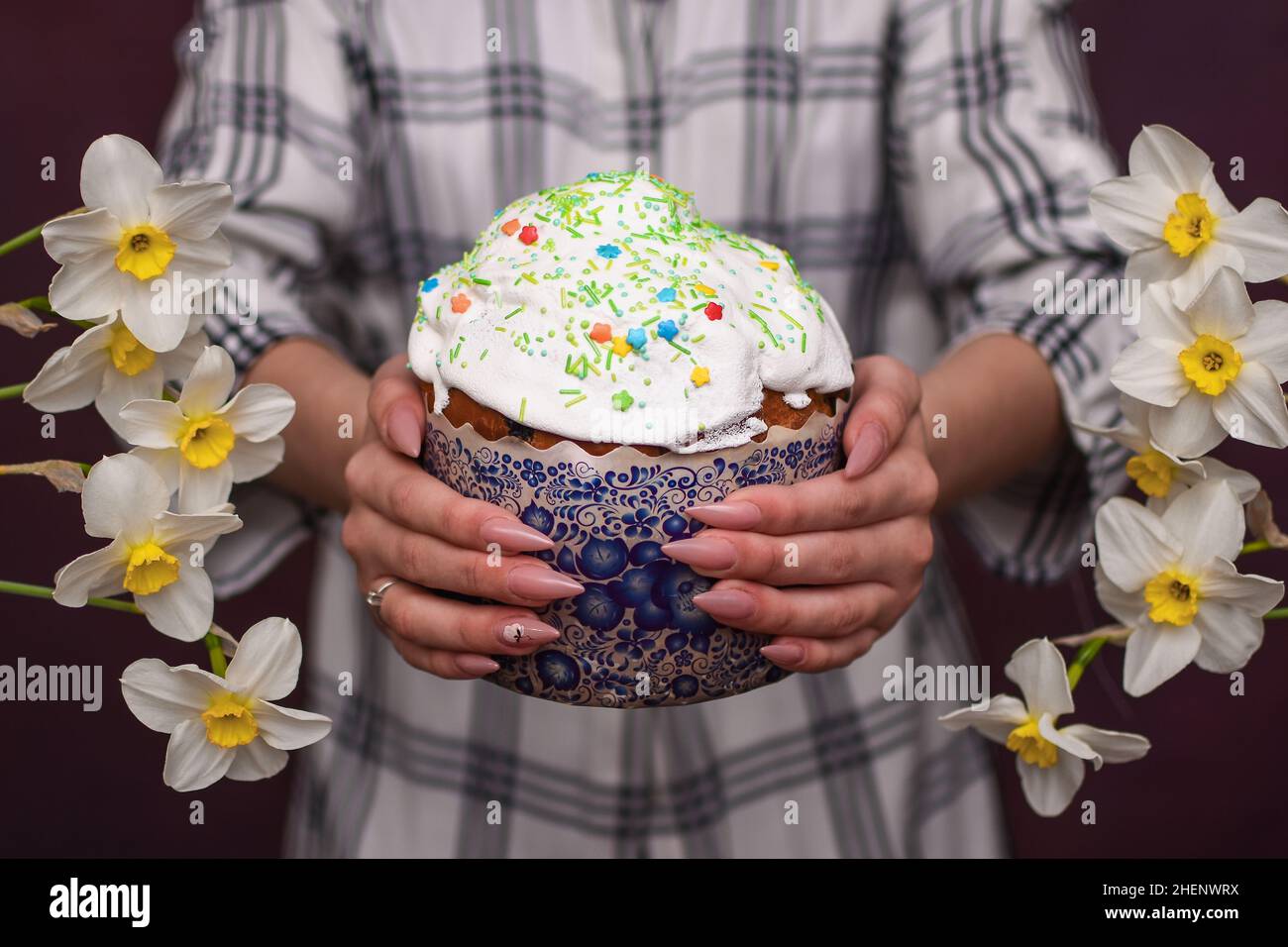 Big cake, hand hi-res stock photography and images - Alamy