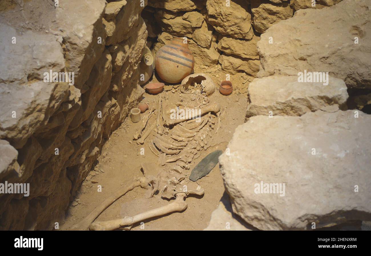 Excavated Dilmun era burial mound on display at Bahrain National Museum ...