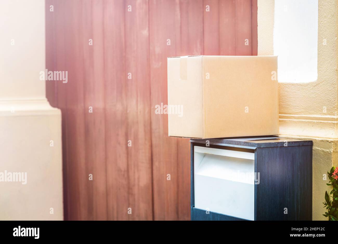 Cardboard box in locker hi-res stock photography and images - Alamy