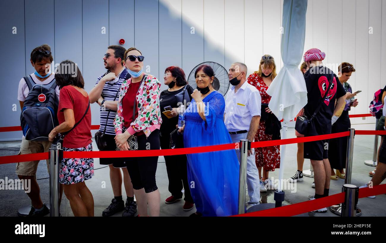 people queue up at the pavilion Stock Photo - Alamy