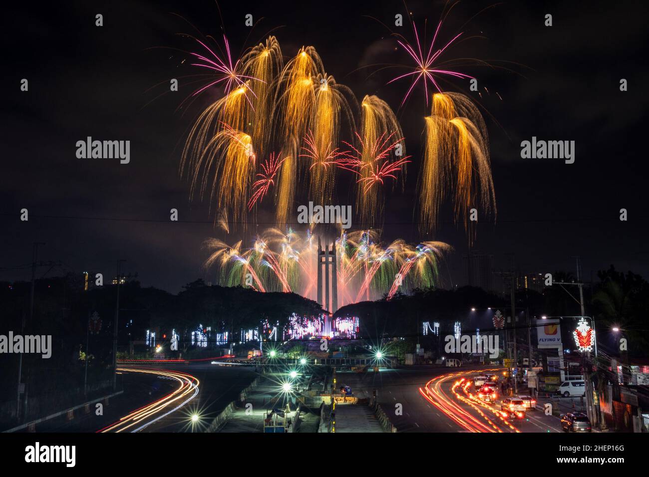 Manila, Philippines. 1st Jan, 2022. Fireworks display light up the sky ...