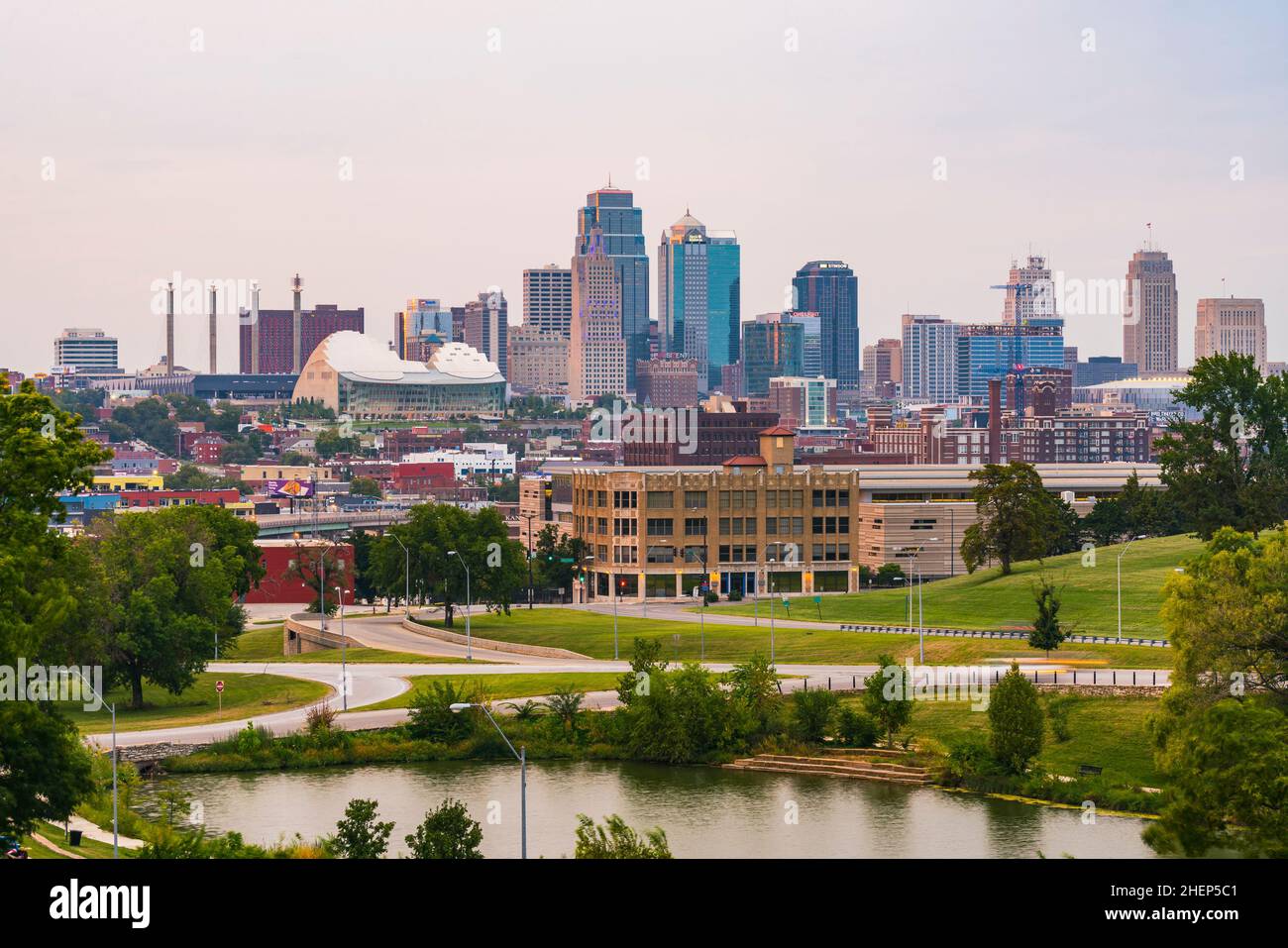 kansas,missouri,usa. 09-15-17, beautiful kansas city skyline at sunset ...