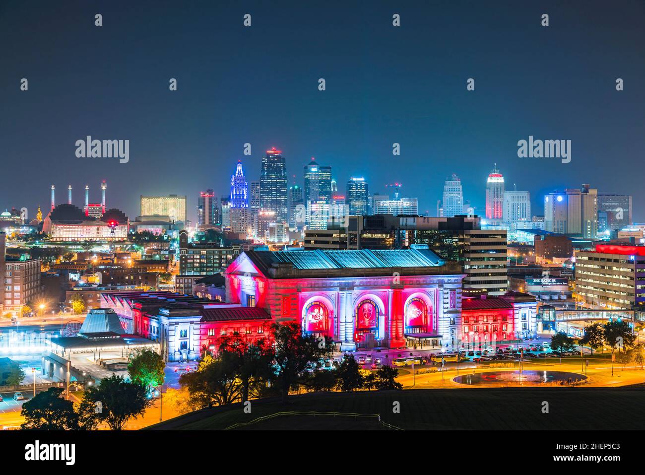 kansas,missouri,usa. 09-15-17, beautiful kansas city skyline at night ...