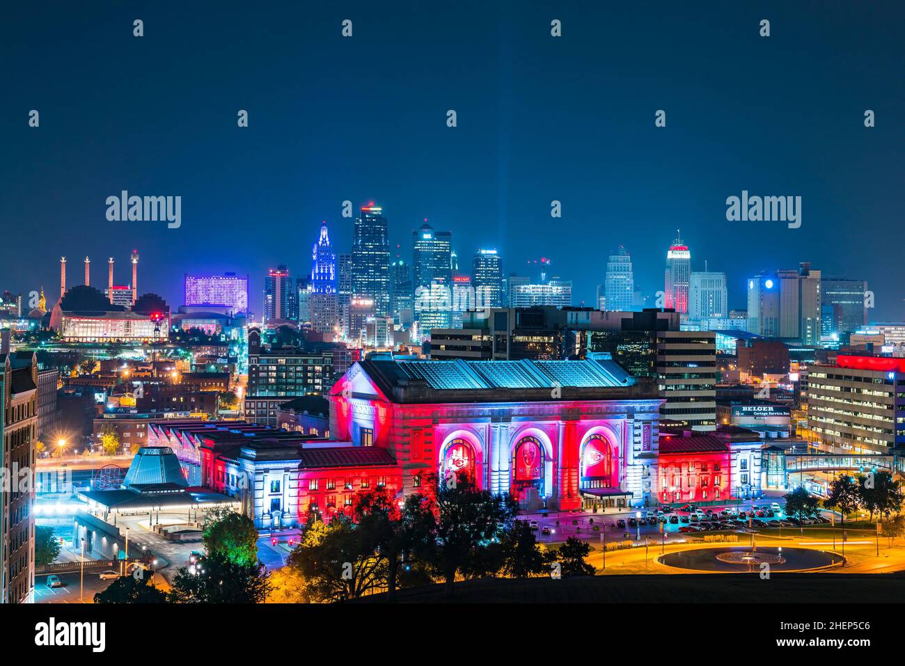 kansas,missouri,usa. 09-15-17, beautiful kansas city skyline at night ...