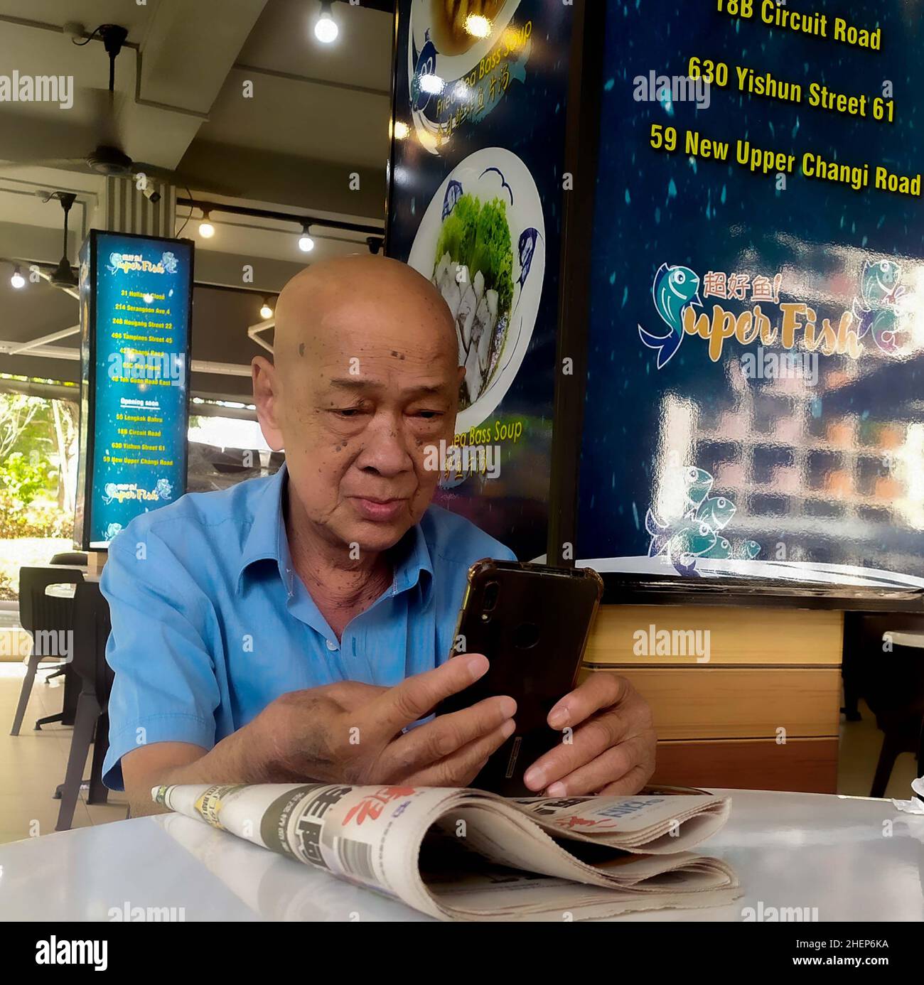 Singapore older generation stays connected Stock Photo - Alamy