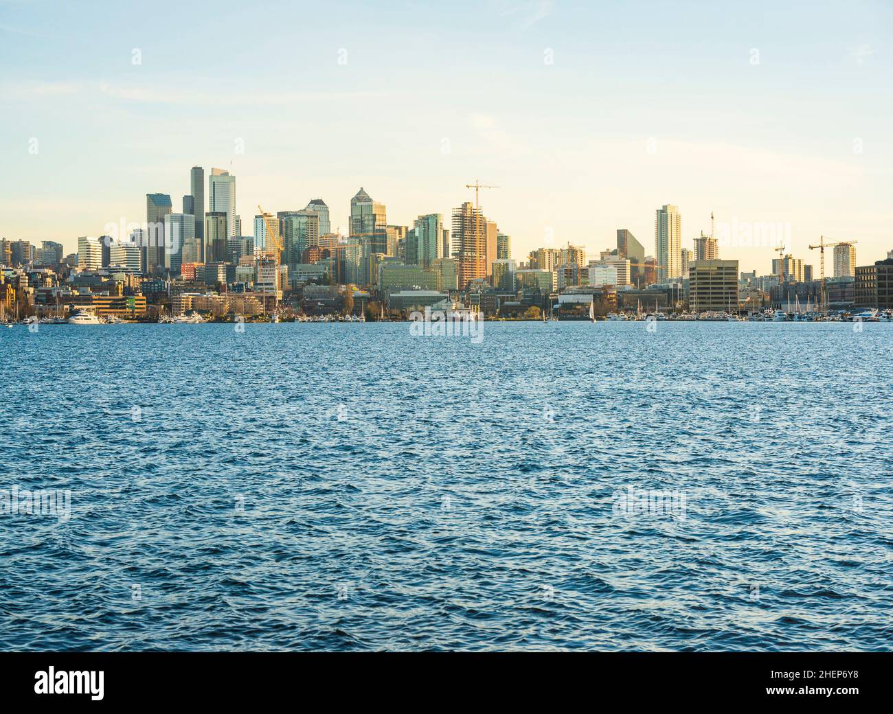Seattle city cityscape urban sunny hi-res stock photography and images ...