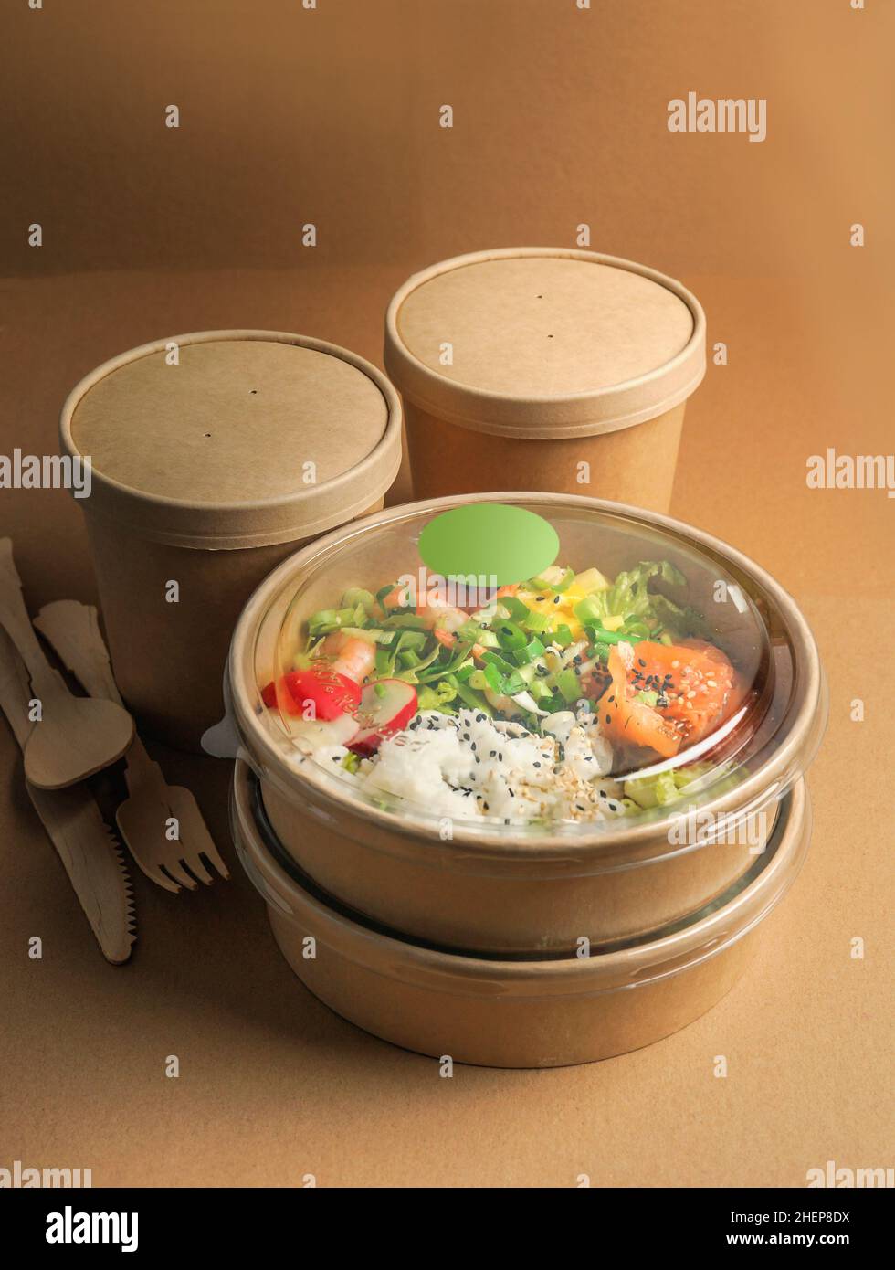 Sustainable food delivery packages with craft paper and recycled ...