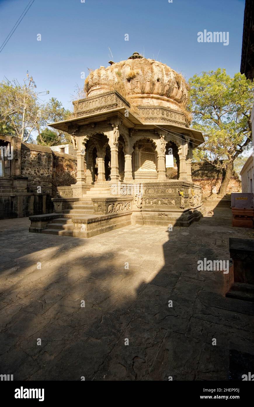 Ancient chhatri hi-res stock photography and images - Alamy