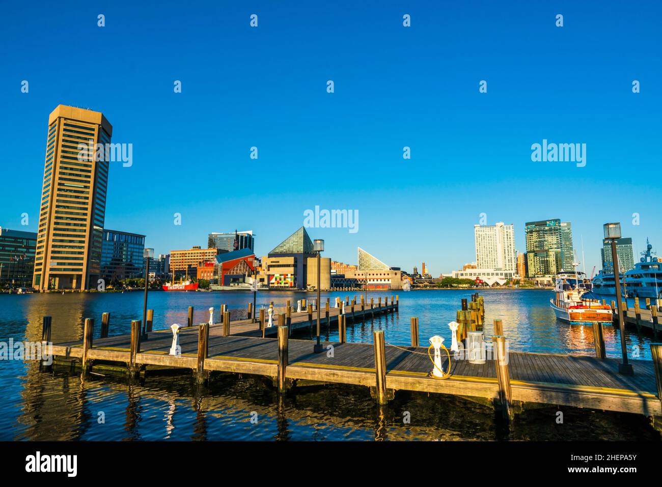 View buildings in downtown baltimore hi-res stock photography and ...