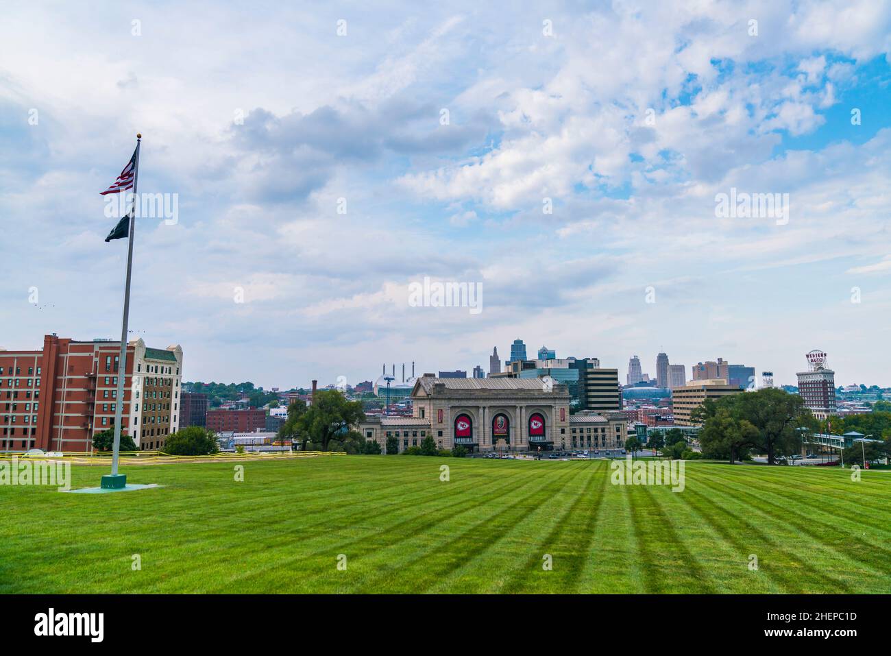 kansas,missouri,usa. 09-15-17, beautiful kansas city skyline on the ...